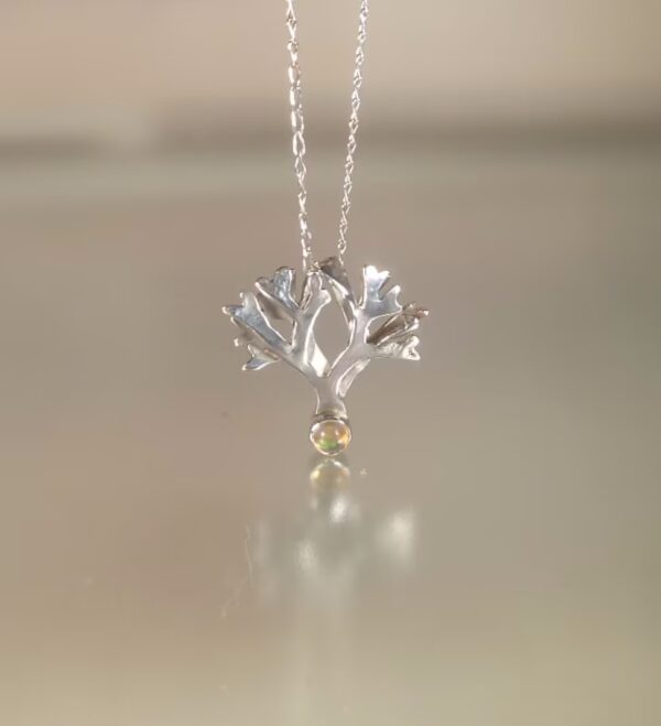 Algue rouge - Pendentif Goémon blanc by Cloquille